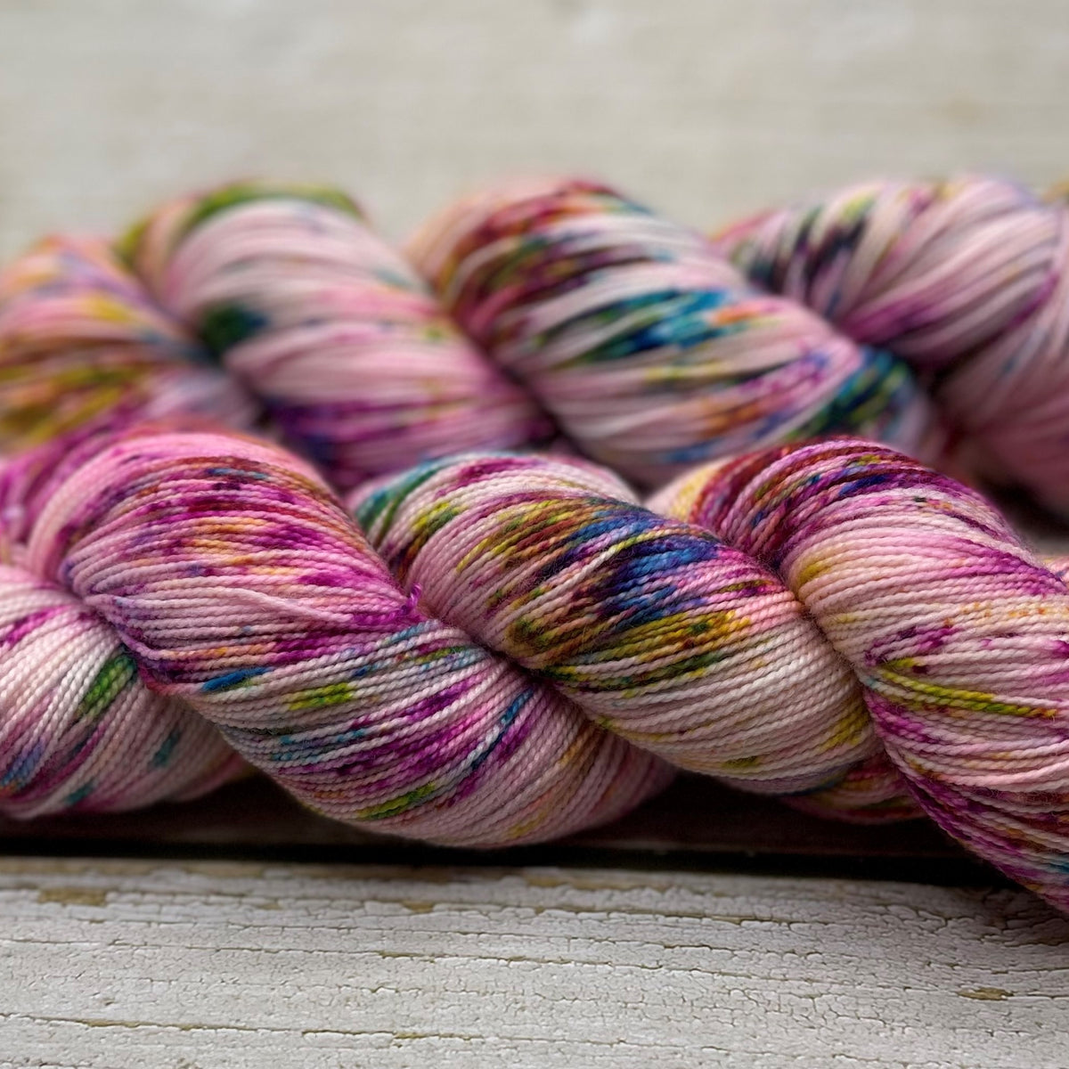 Shop Our Beautiful Bizzy Bizzy Speckled Yarn - Charming Ewe